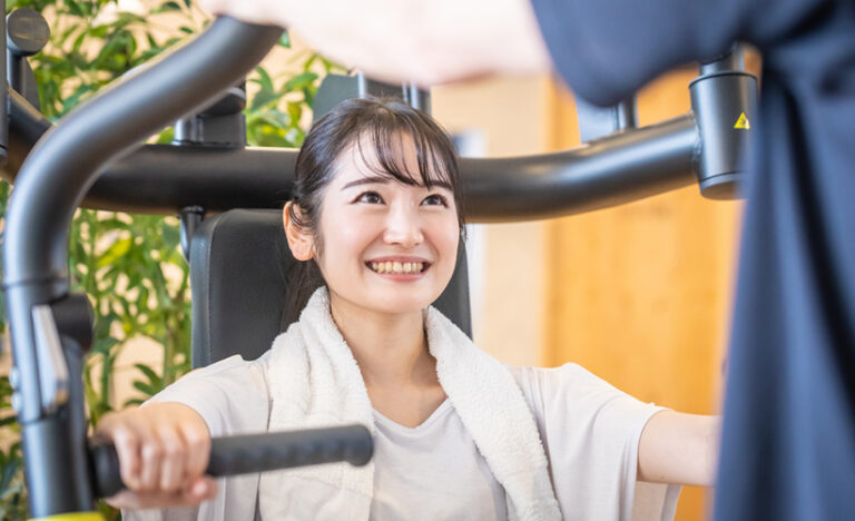ジム初心者向け！選び方のポイントやマナー、必要な持ち物を解説| スポーツクラブNAS